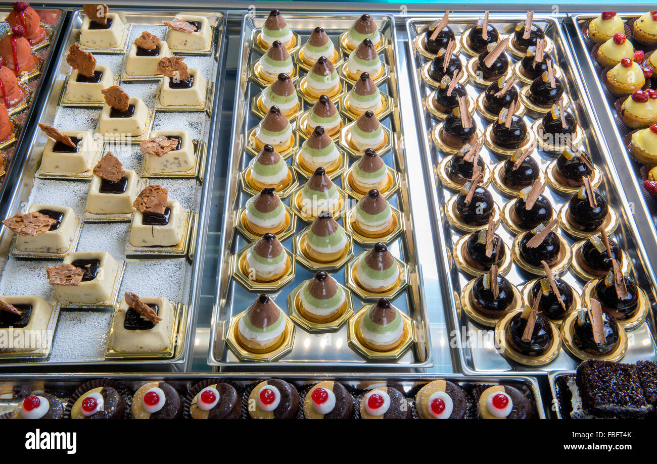 Italian food display hi-res stock photography and images - Alamy