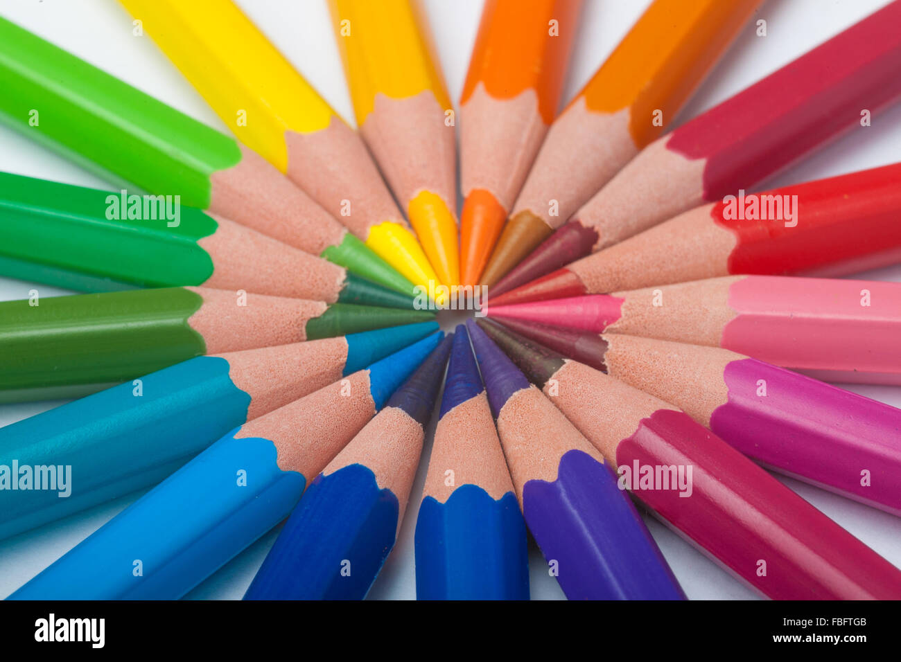 Pencils arrange in color wheel Stock Photo - Alamy