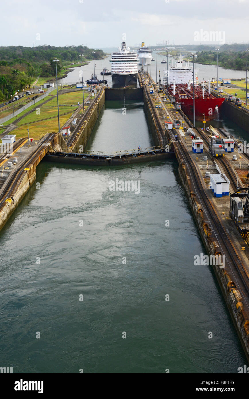 Gatun Locks Colon Panama Canal Central America Stock Photo - Alamy