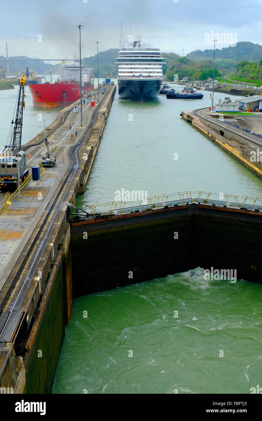 Panama canal lock map hi-res stock photography and images - Alamy