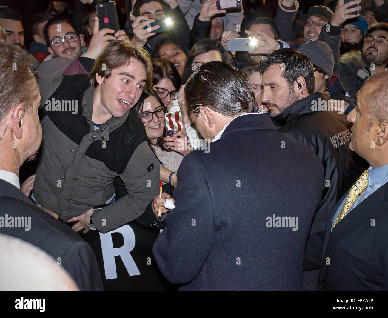 Leo di caprio in the revenant hi-res stock photography and images - Alamy