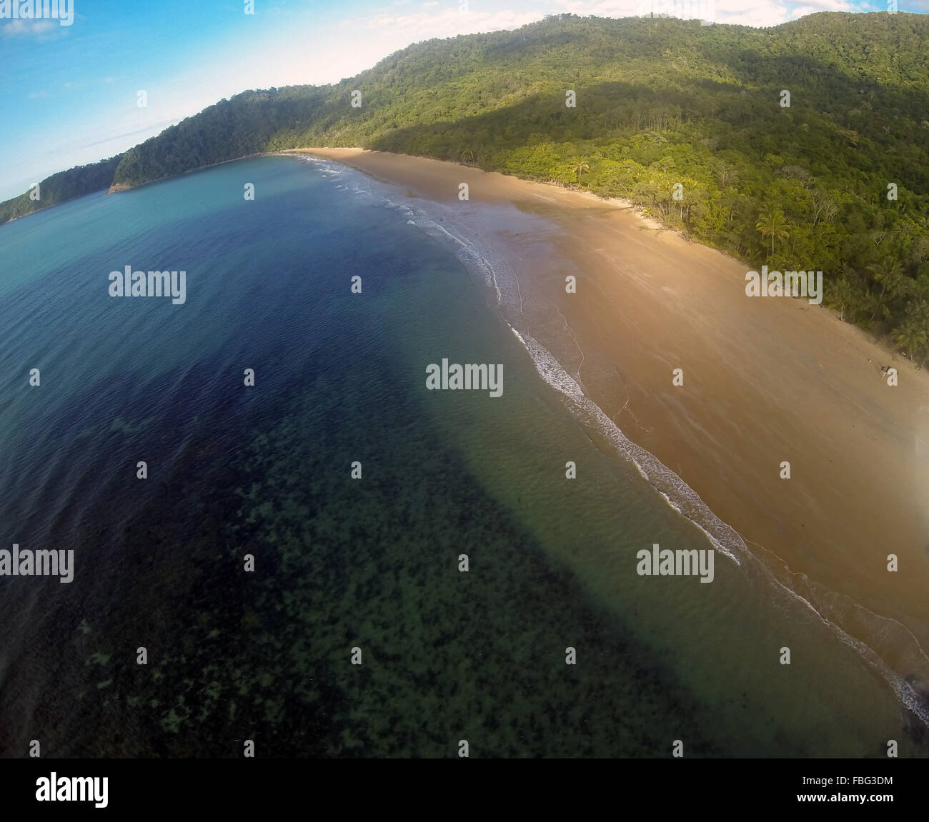Great Barrier Reef Marine Park meets Daintree rainforest, Shipwreck Bay ...