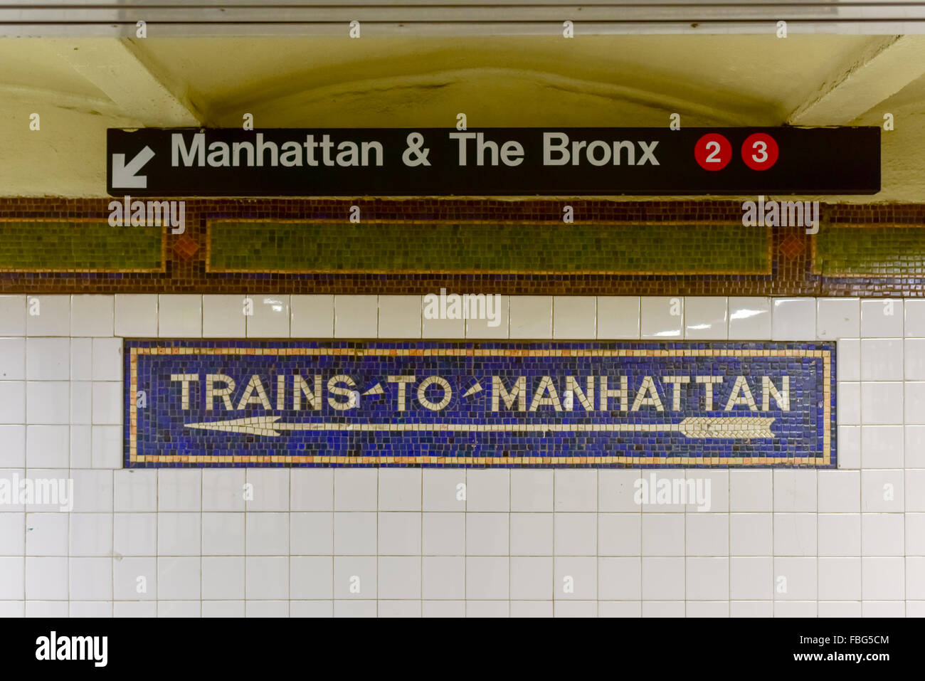 Brooklyn subway sign hi-res stock photography and images - Alamy