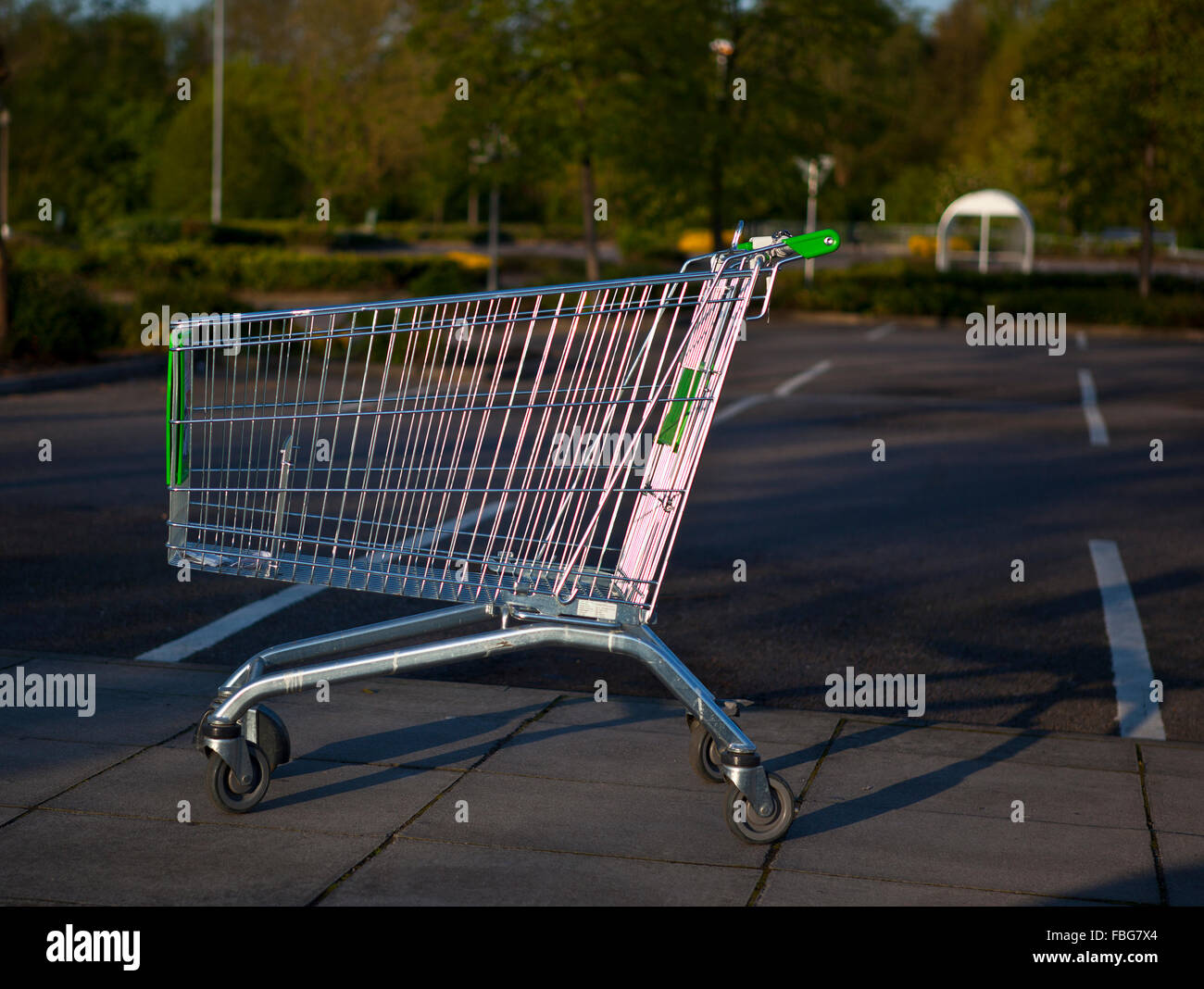 Car supermarket trolley hi-res stock photography and images - Alamy