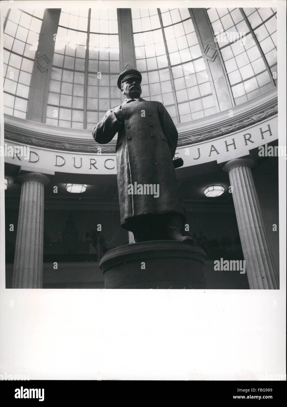 1953 - Leipzig Autmun Fair.: Soviet exhibition hall. Stalin monument in ...