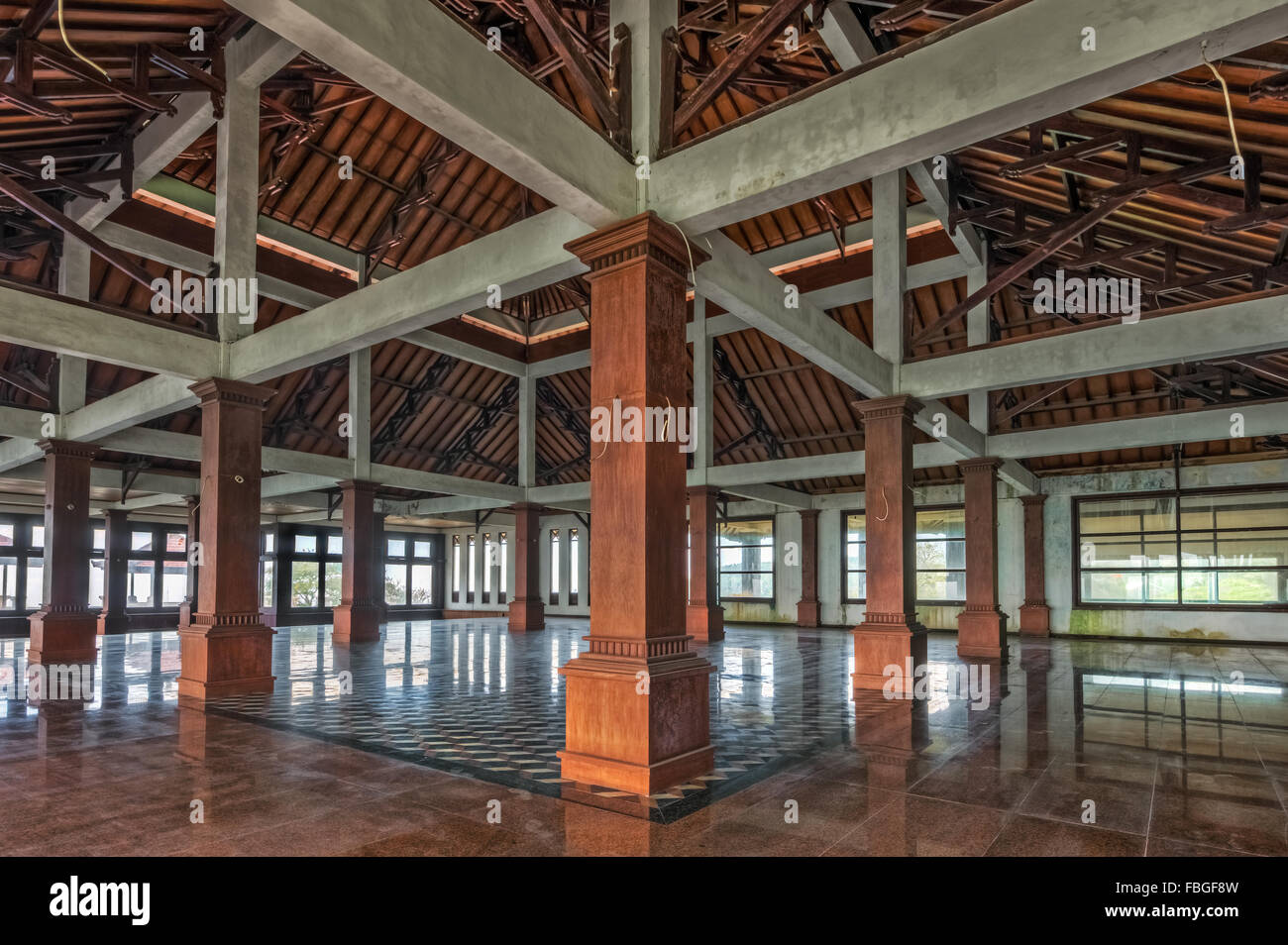 Empty ballroom hi-res stock photography and images - Alamy