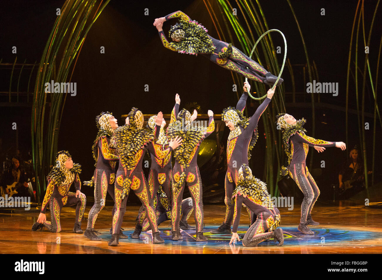 London, UK. 15 January 2016. Hoop Diving act with Chinese artists Du ...