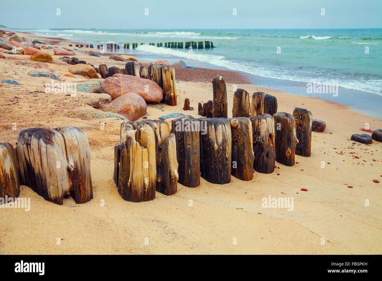 Column at beach hi-res stock photography and images - Alamy