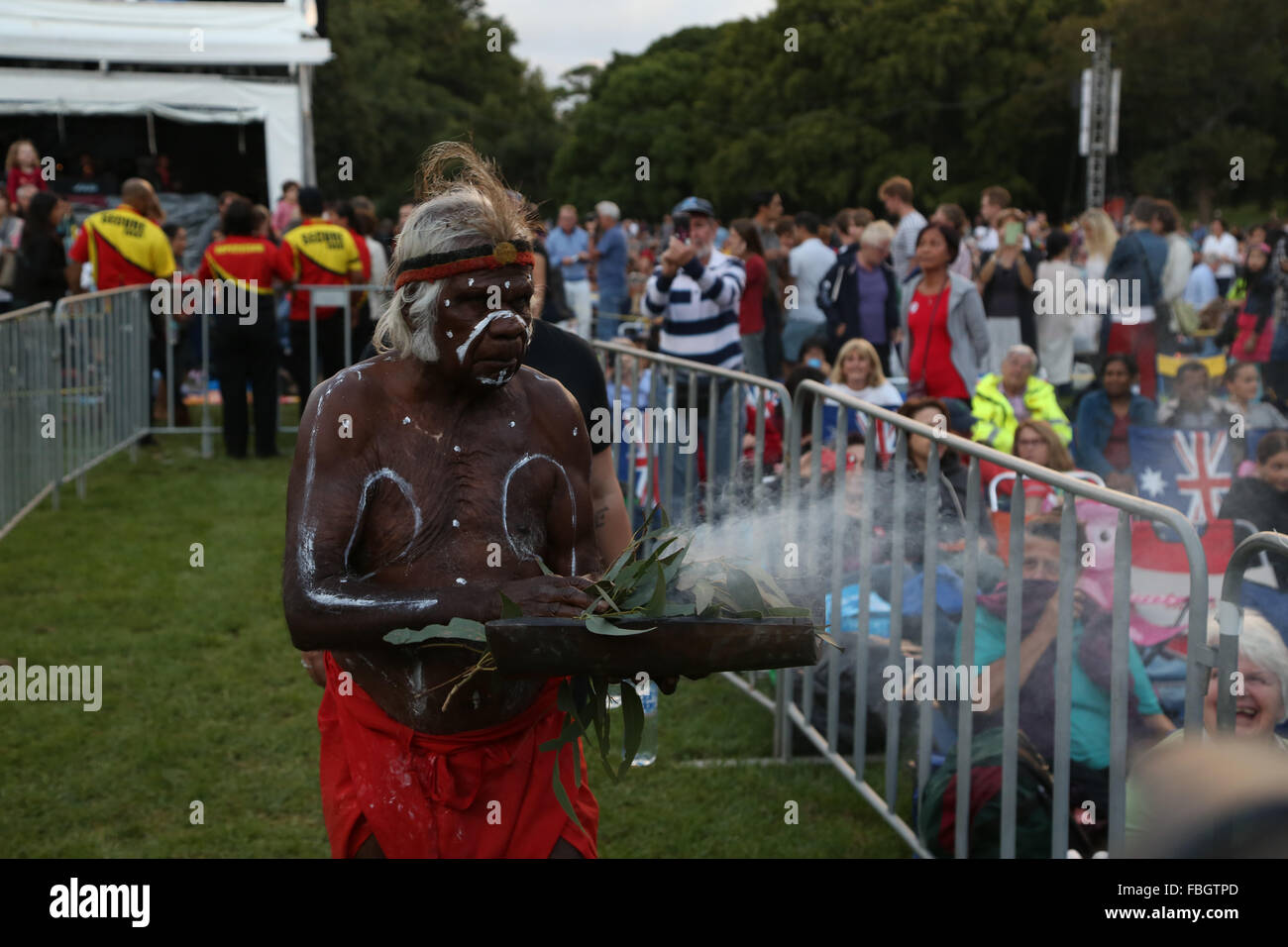 Aboriginal smoking ceremony hi-res stock photography and images - Alamy