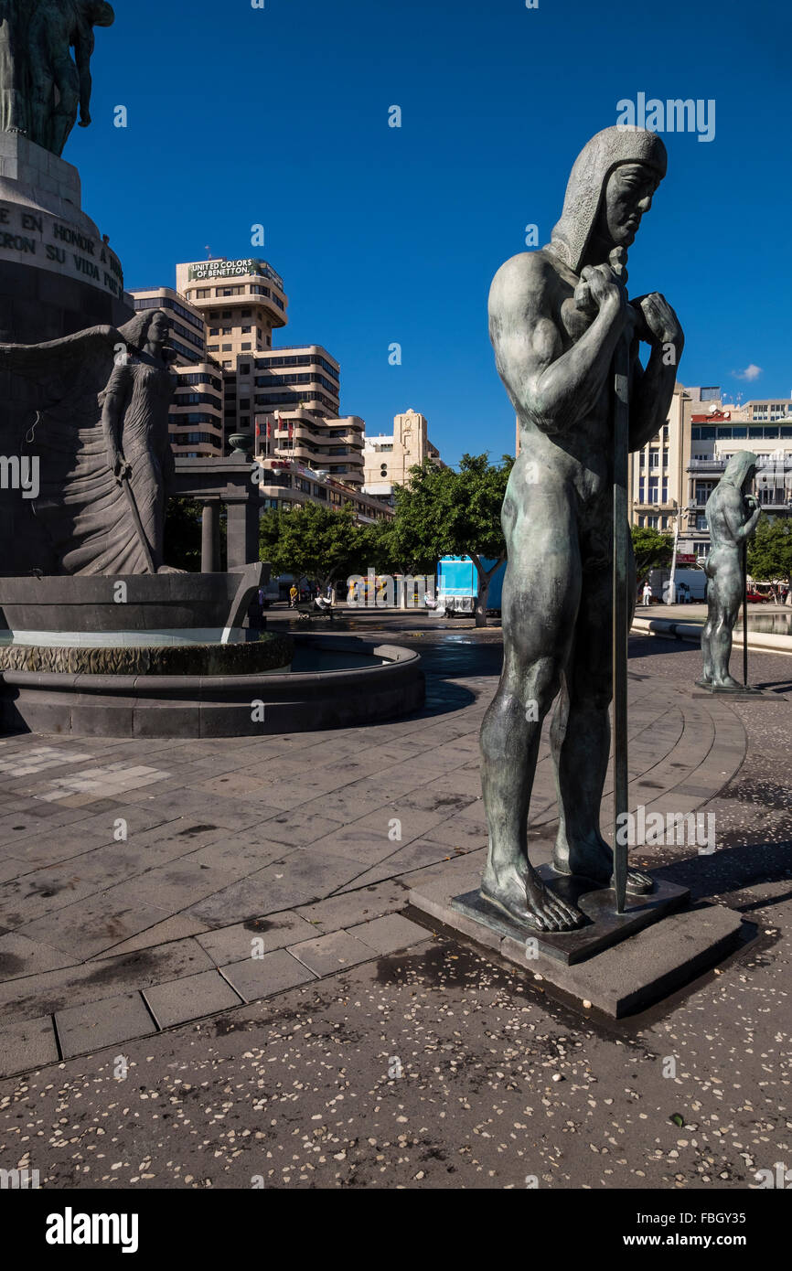 Statue for the fallen soldiers from the Spanish military in the Plaza ...