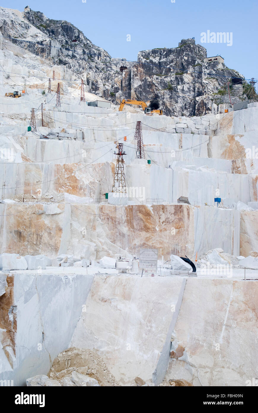 Marble mountains carrara italy hi-res stock photography and images - Alamy