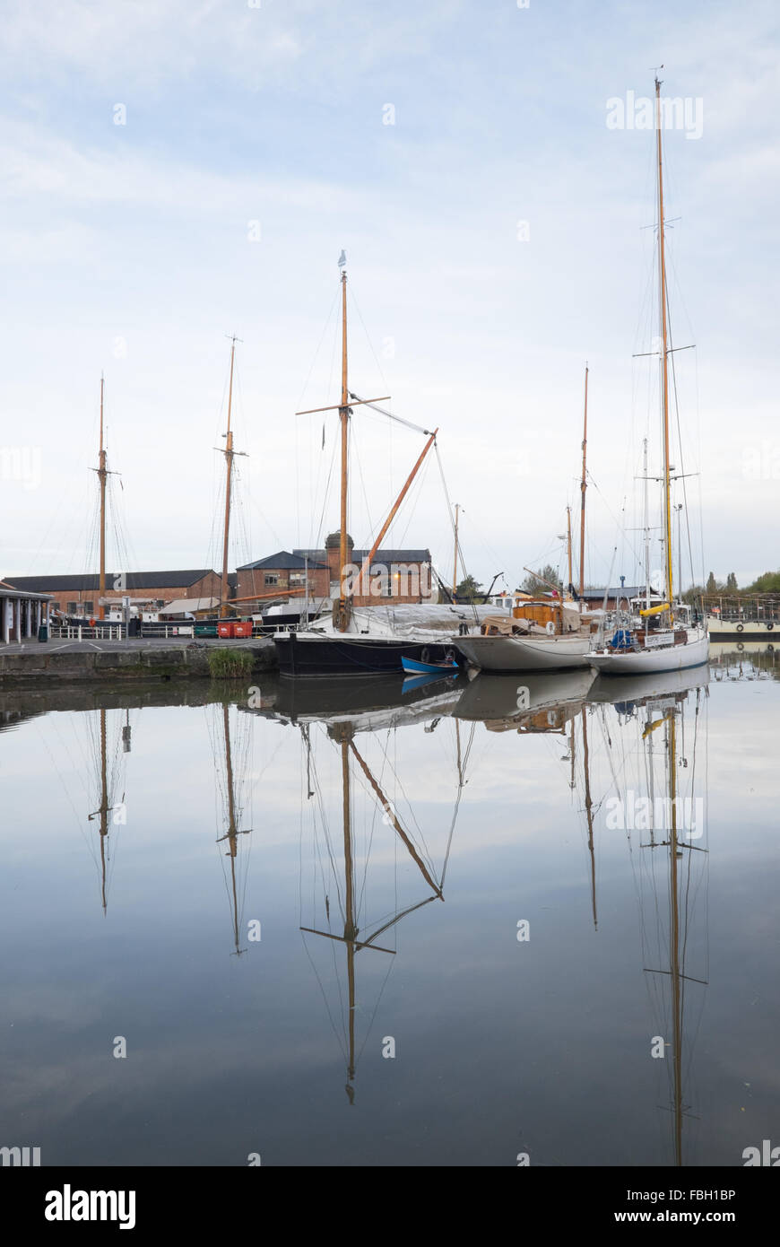 Sailing yachts at Gloucester docks in England Stock Photo - Alamy