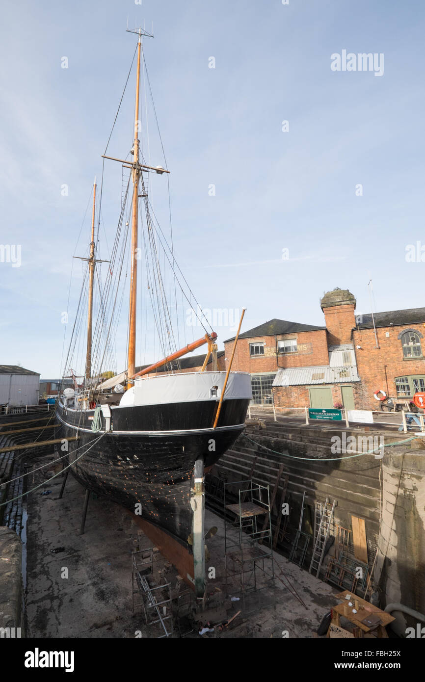 Gloucester docks in England Stock Photo - Alamy