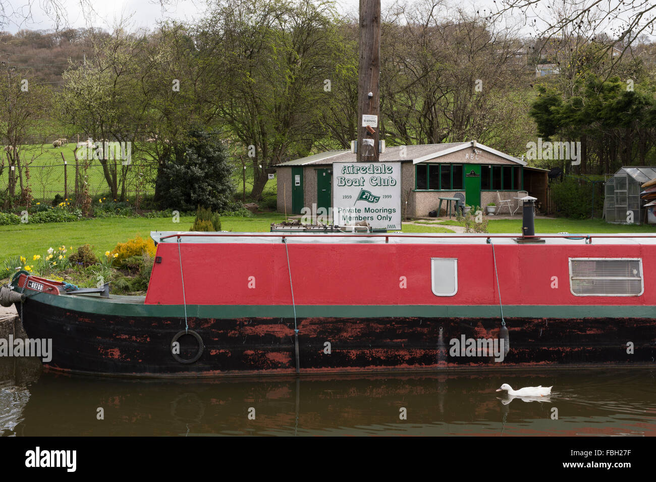 Leeds liverpool canal sign hi-res stock photography and images - Alamy