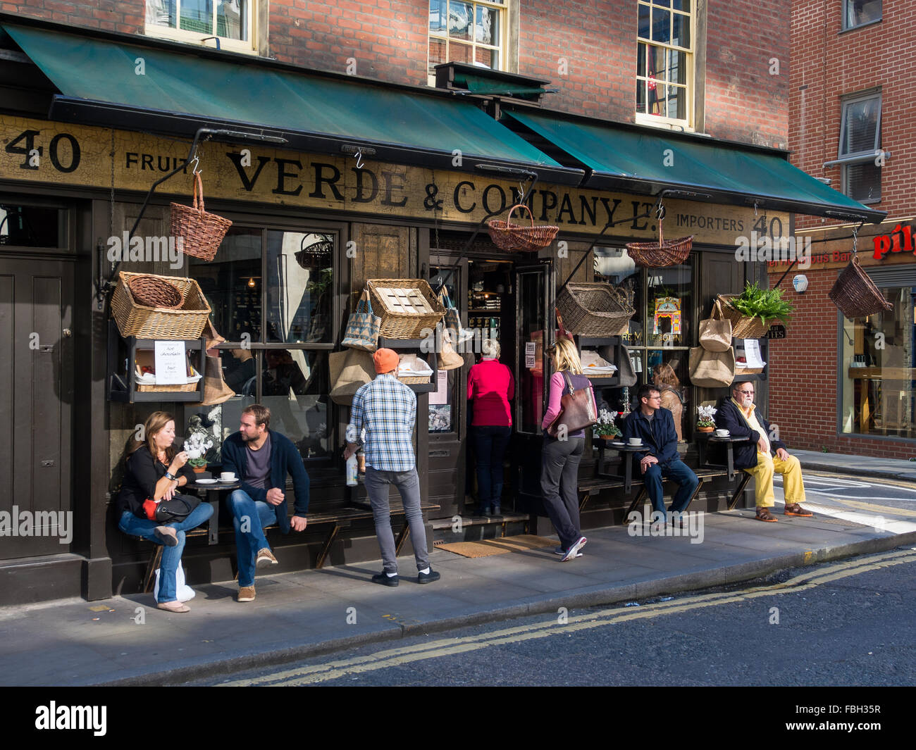 Coffee Shop London High Resolution Stock Photography and Images - Alamy