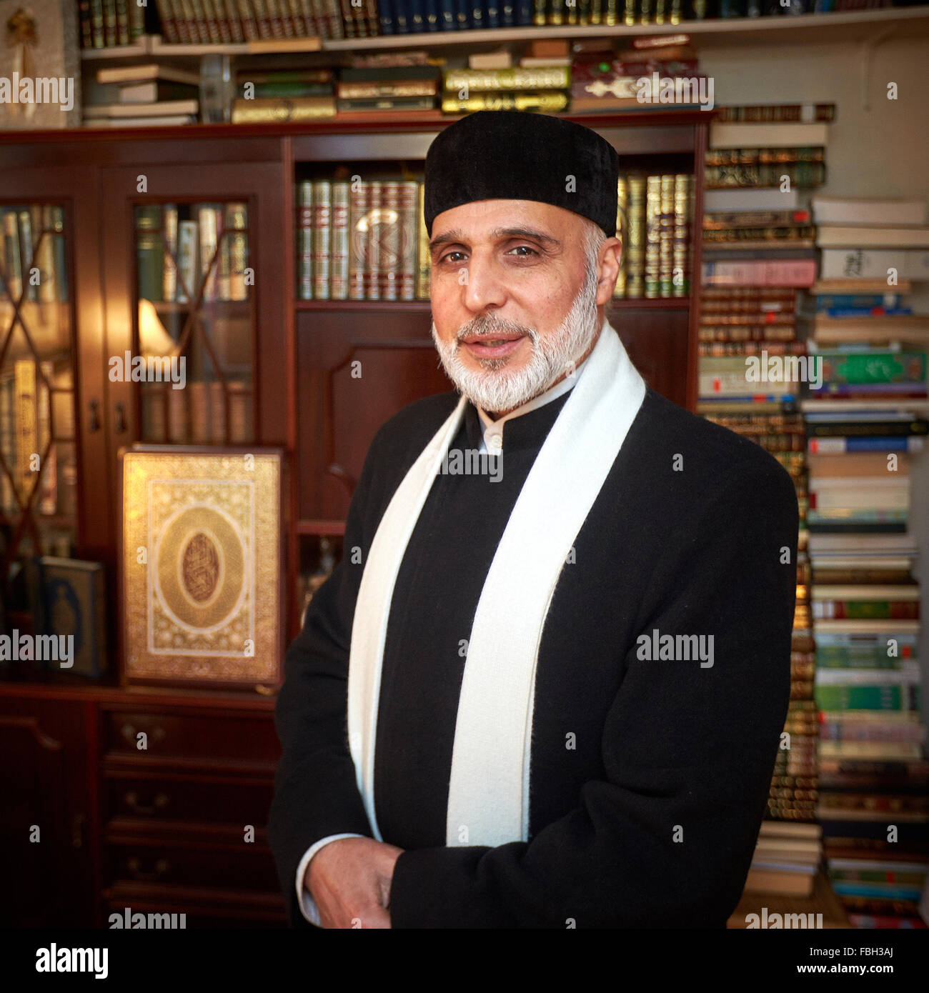 Muslim imam and doctor hi-res stock photography and images - Alamy