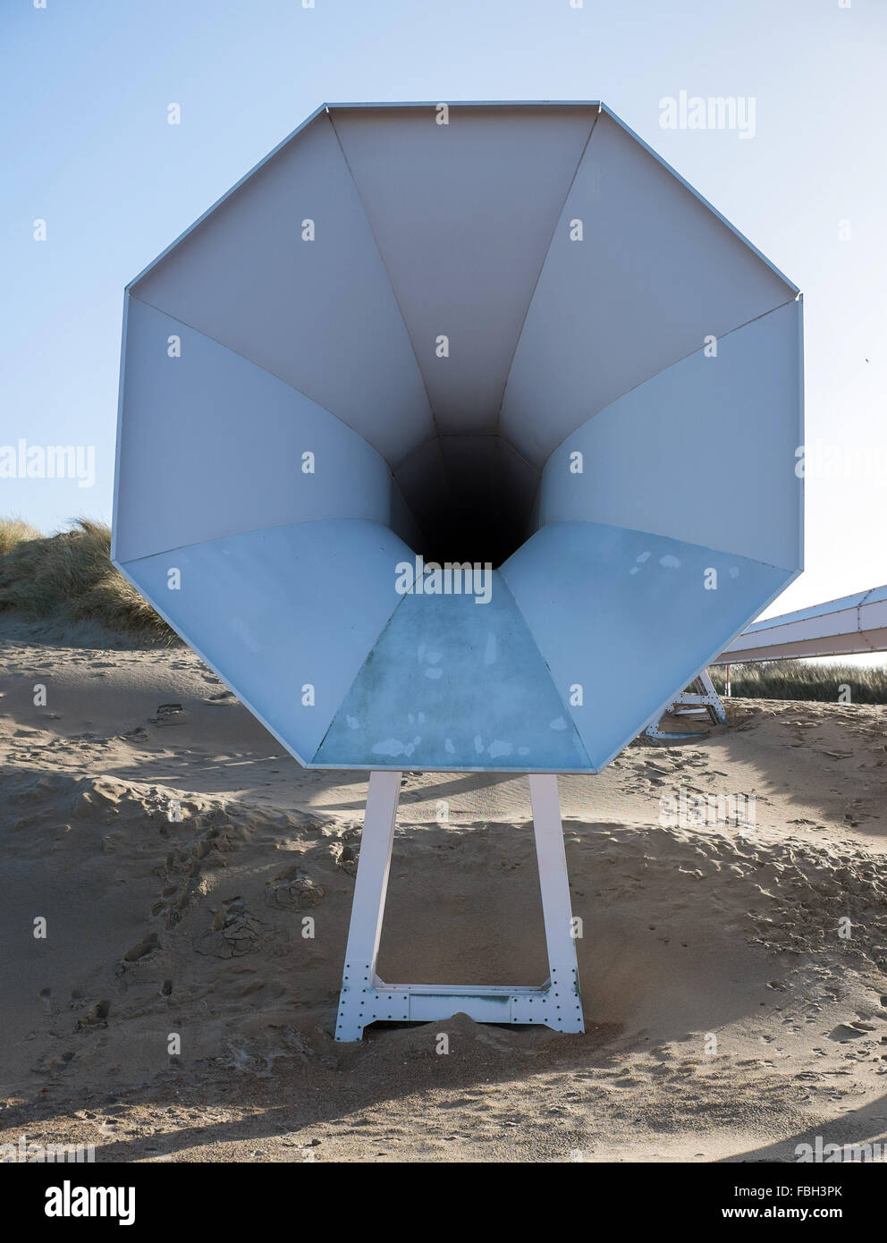 Westende, Belgium. 31st Dec, 2015. The sculpture 'I can't hear it' from ...