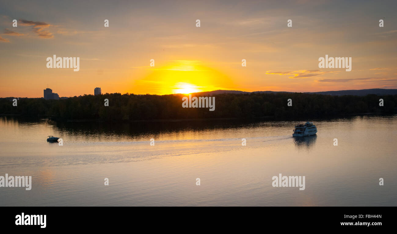 Ottawa evening, riverboat sunset Stock Photo - Alamy