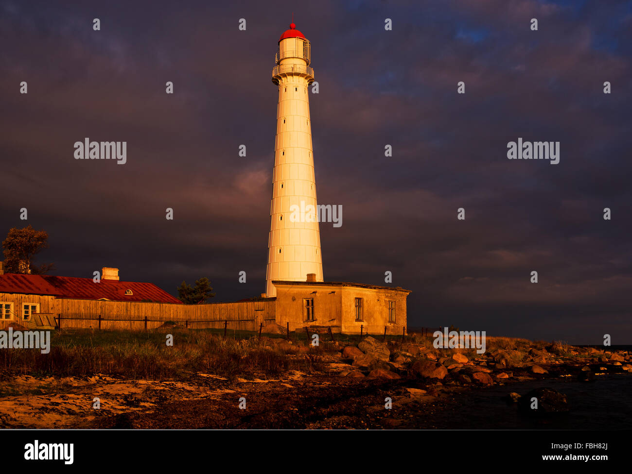 Tahkuna Tuletorn (lighthouse Tahkuna), island Hiiumaa, Estonia Stock ...