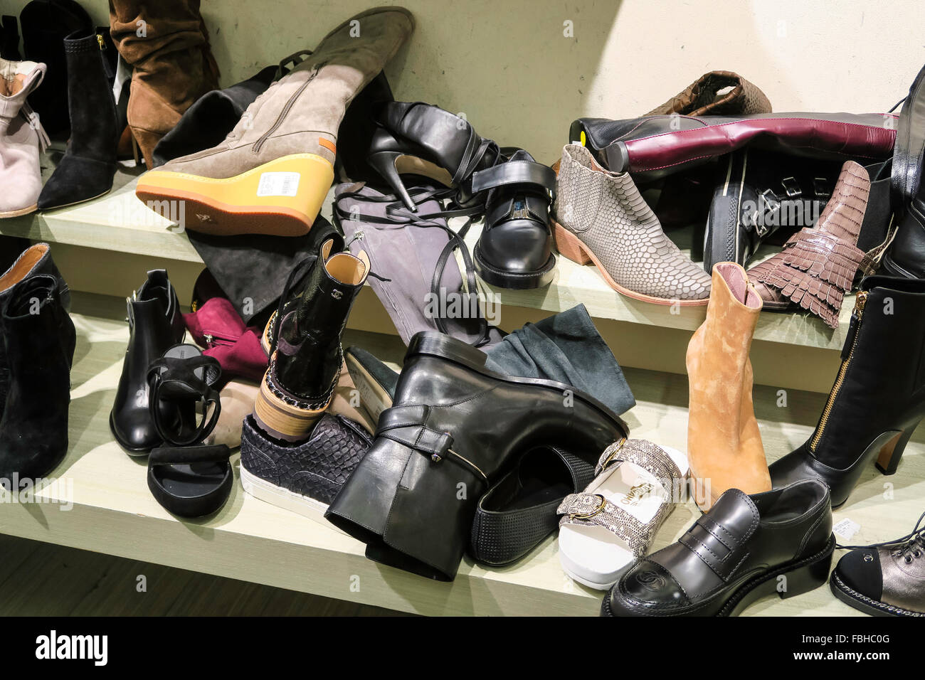 Saks Fifth Avenue Flagship Store Interior, NYC Stock Photo - Alamy