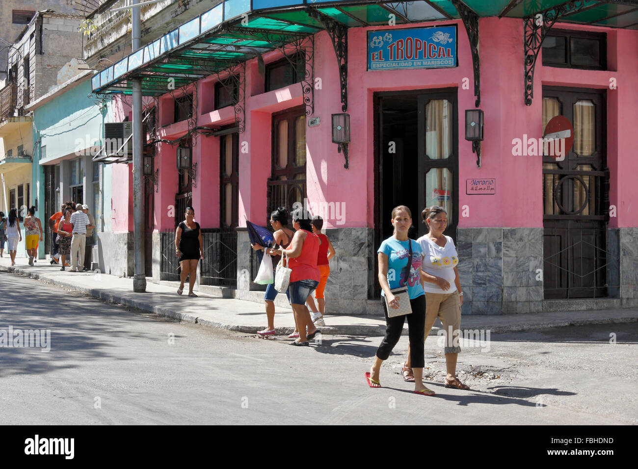 Restaurant people in downtown hi-res stock photography and images - Alamy
