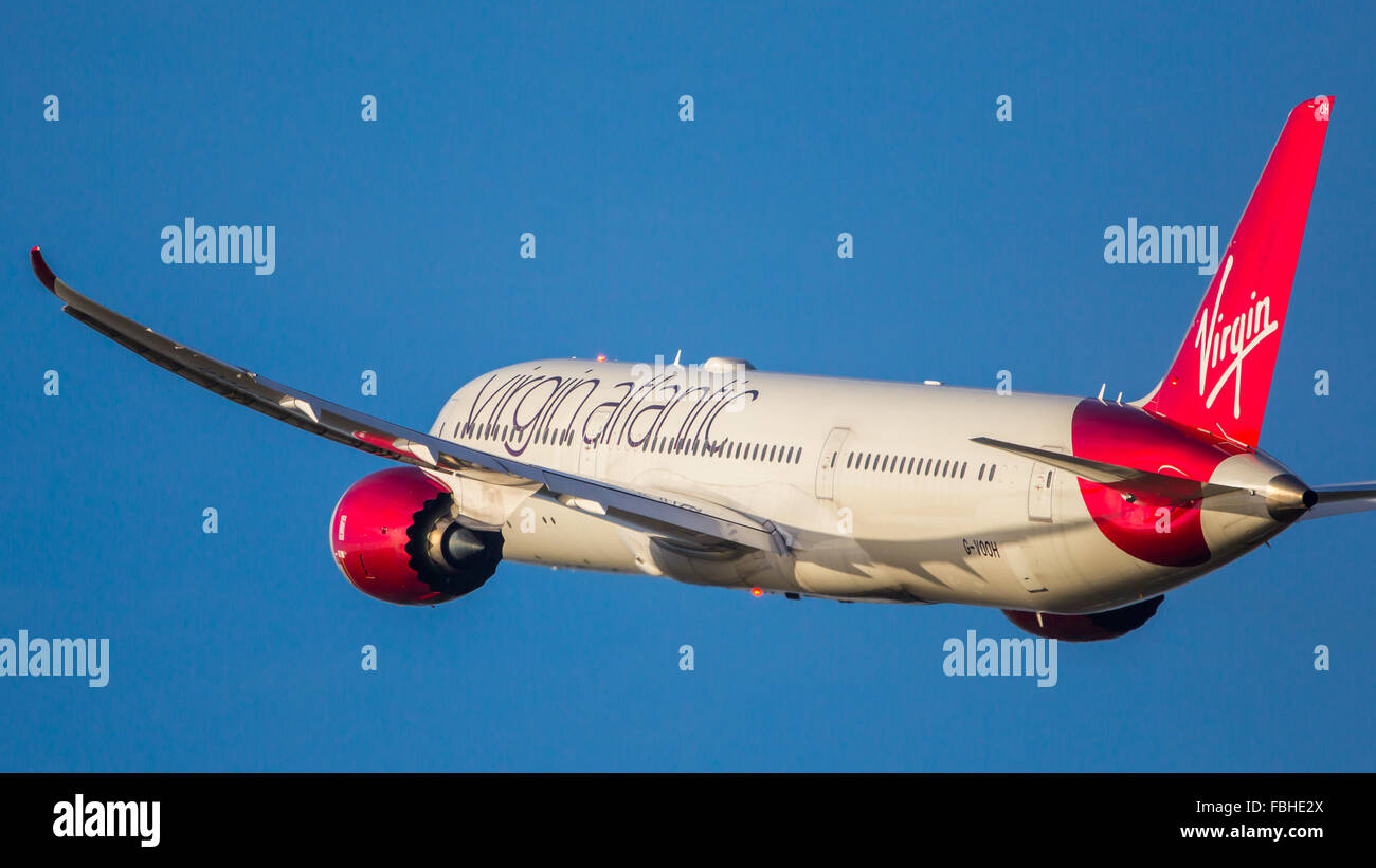 Virgin atlantic plane hi-res stock photography and images - Alamy