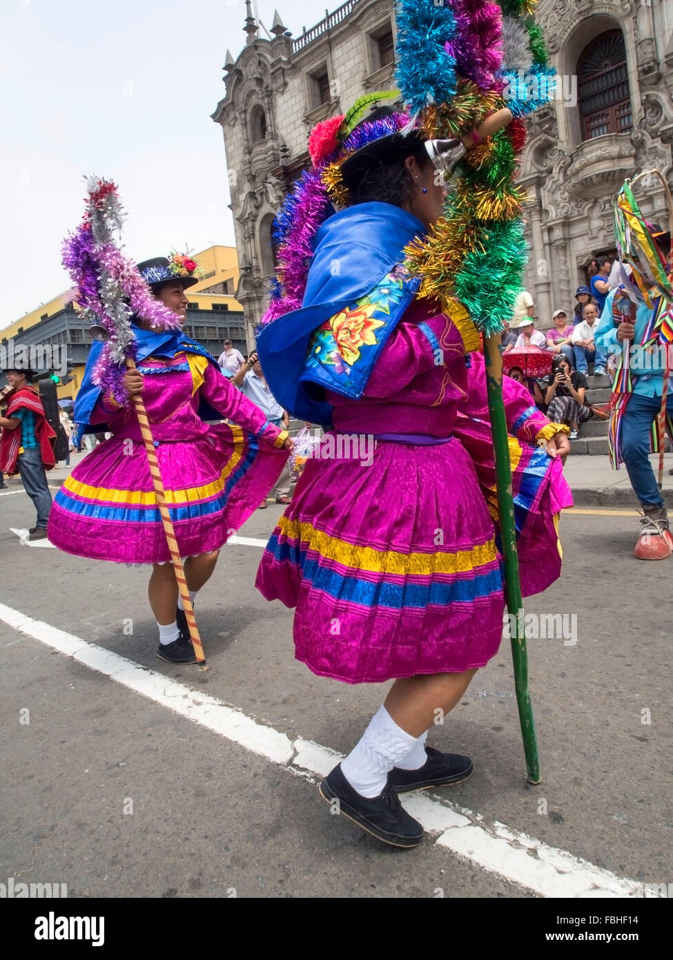 Folklore dancing groups hi-res stock photography and images - Alamy