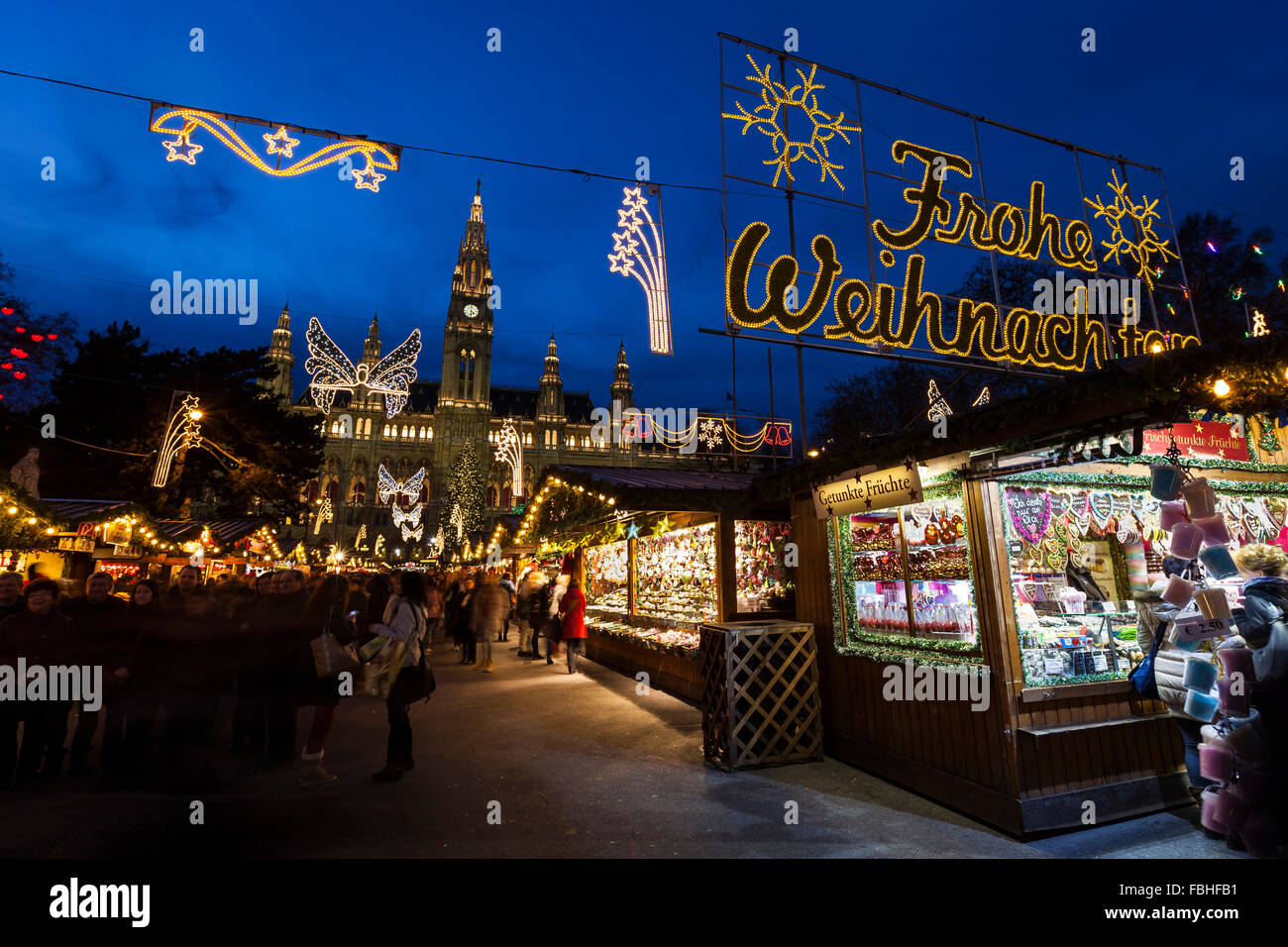 Viennese christmas market city hall hi-res stock photography and images ...