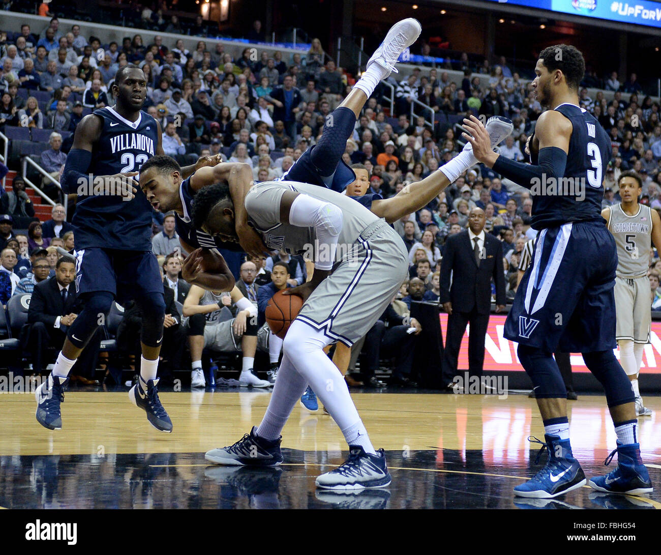 Villanova university basketball team hi-res stock photography and ...