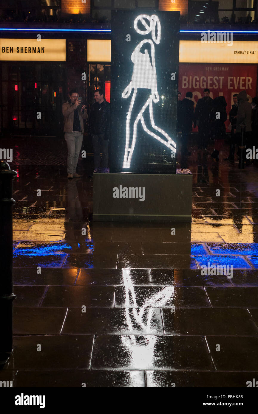 Shaida walking hi-res stock photography and images - Alamy