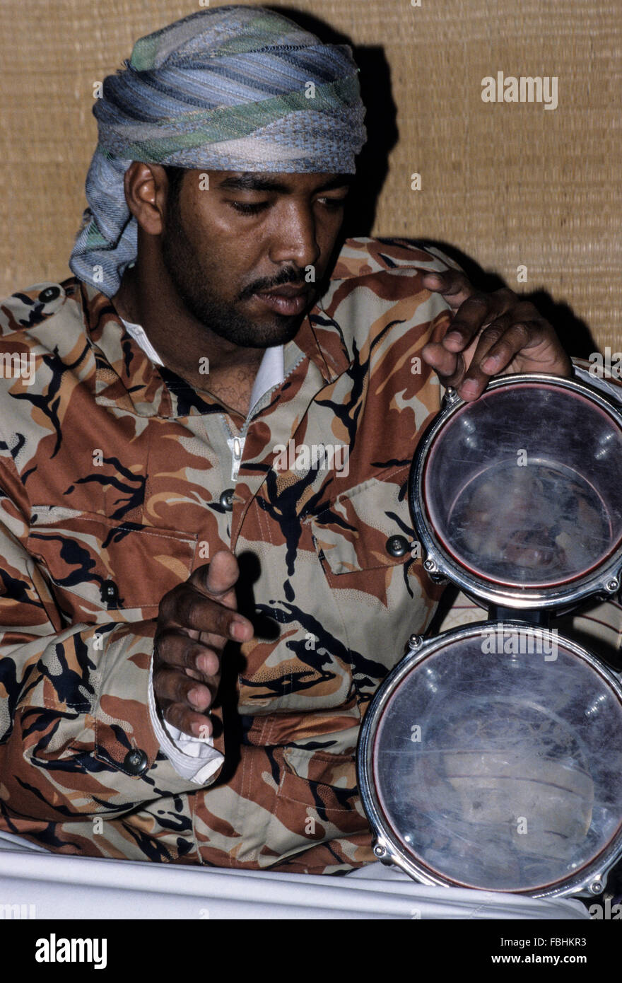 An omani turban hi-res stock photography and images - Alamy