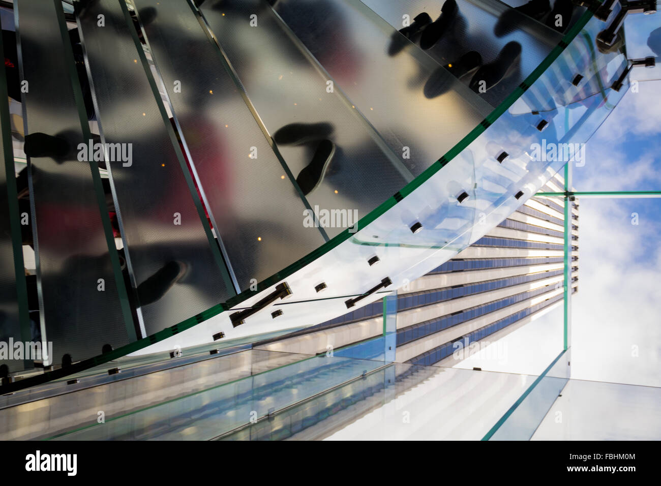 Apple store stairs hi-res stock photography and images - Alamy