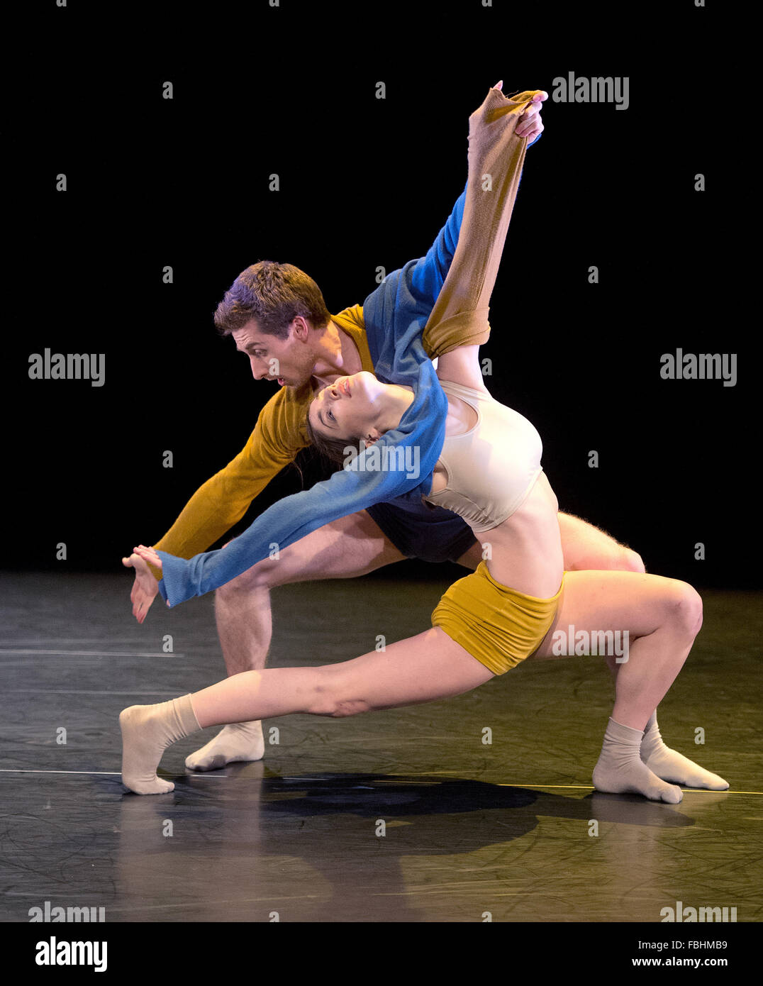 Stuttgart, Germany. 13th Jan, 2016. Dancers Luke Prunty (l) and Sandra ...