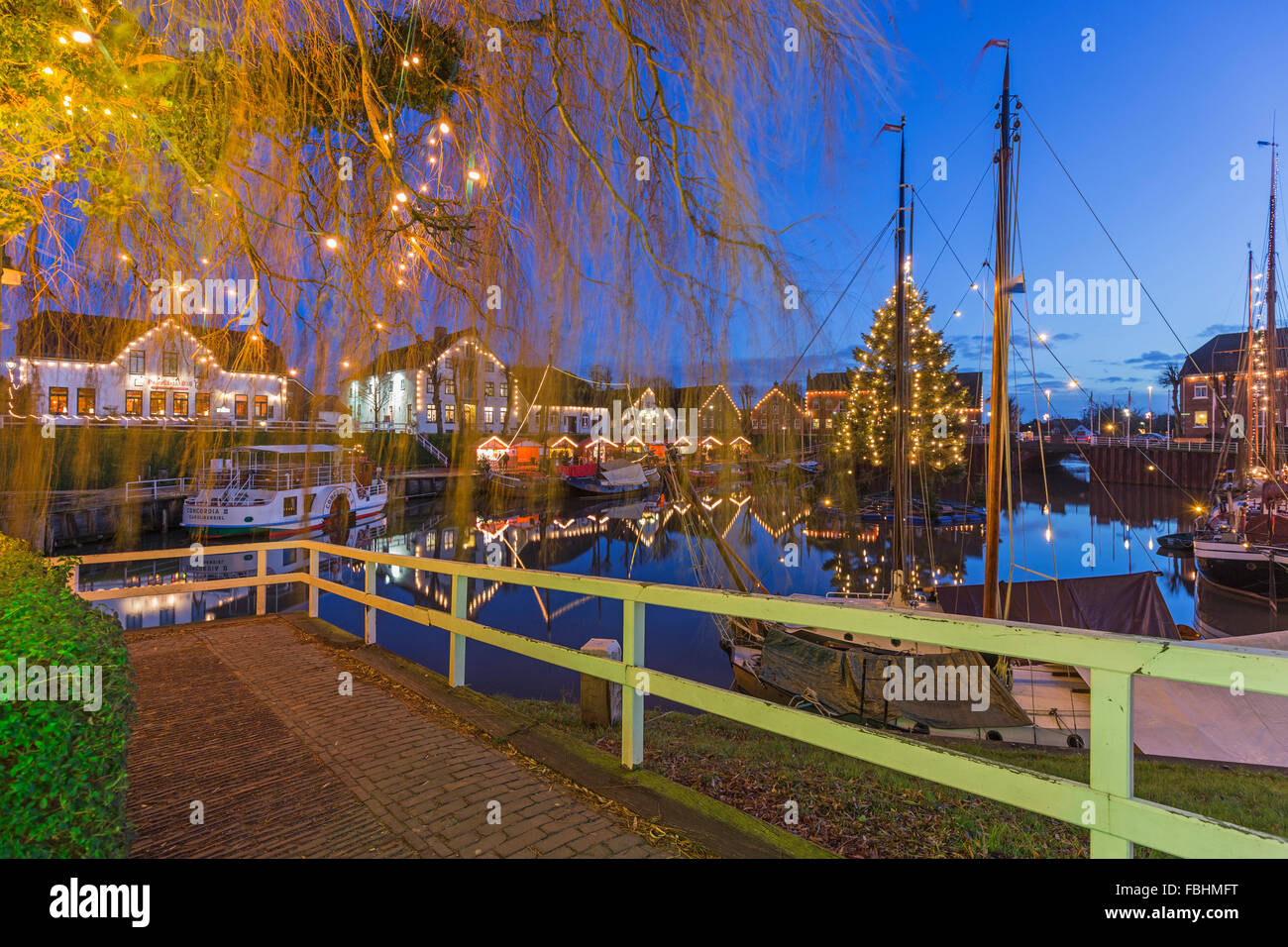 Festive christmas mood in the museum harbour of Carolinensiel Stock ...