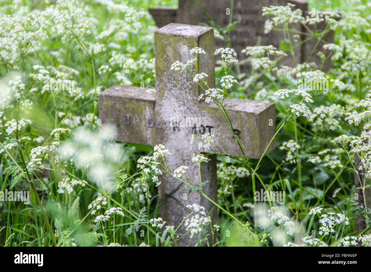 Old cross on cemetery hi-res stock photography and images - Alamy