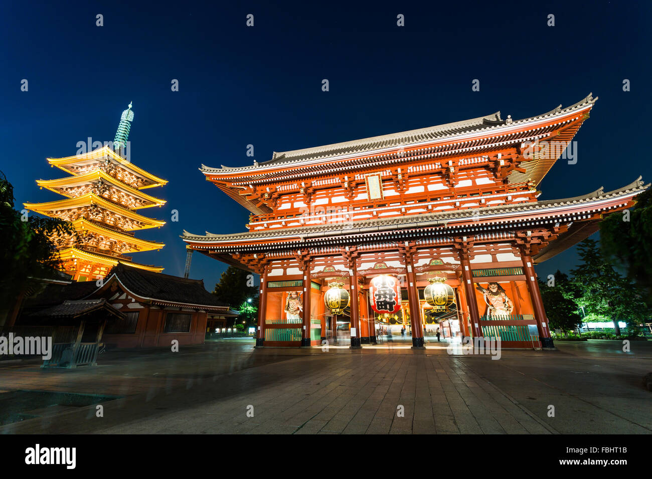 Most famous temple in tokyo senso ji temple at night hi-res stock ...