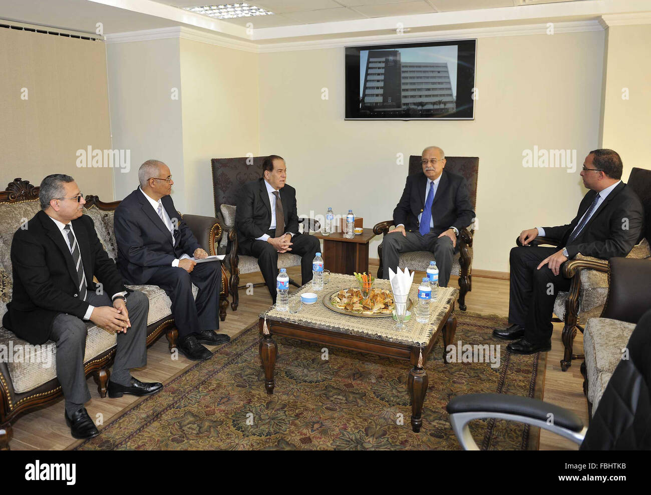 Str stringer hi-res stock photography and images - Alamy