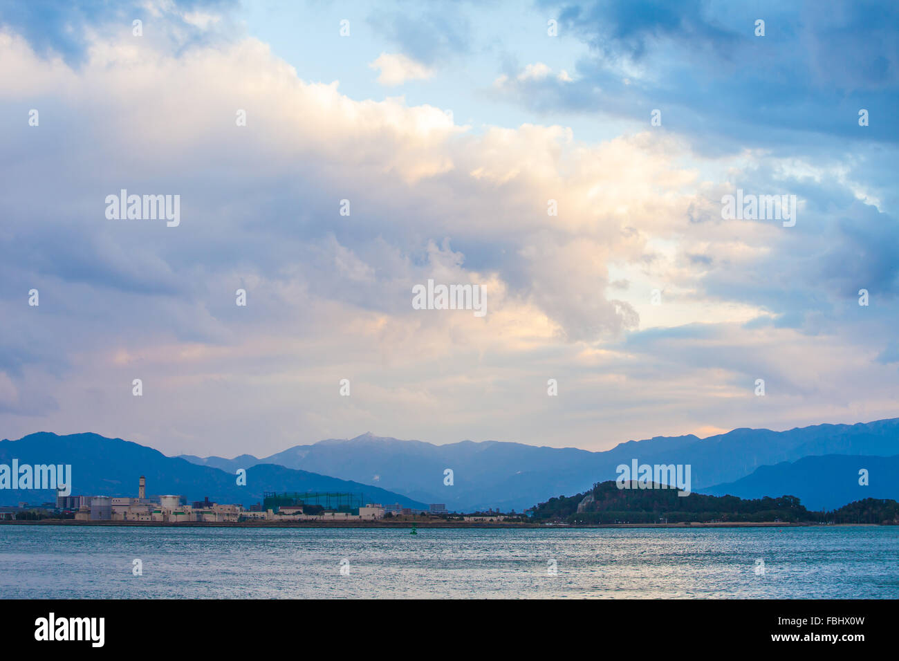 Sunset along coast hi-res stock photography and images - Alamy
