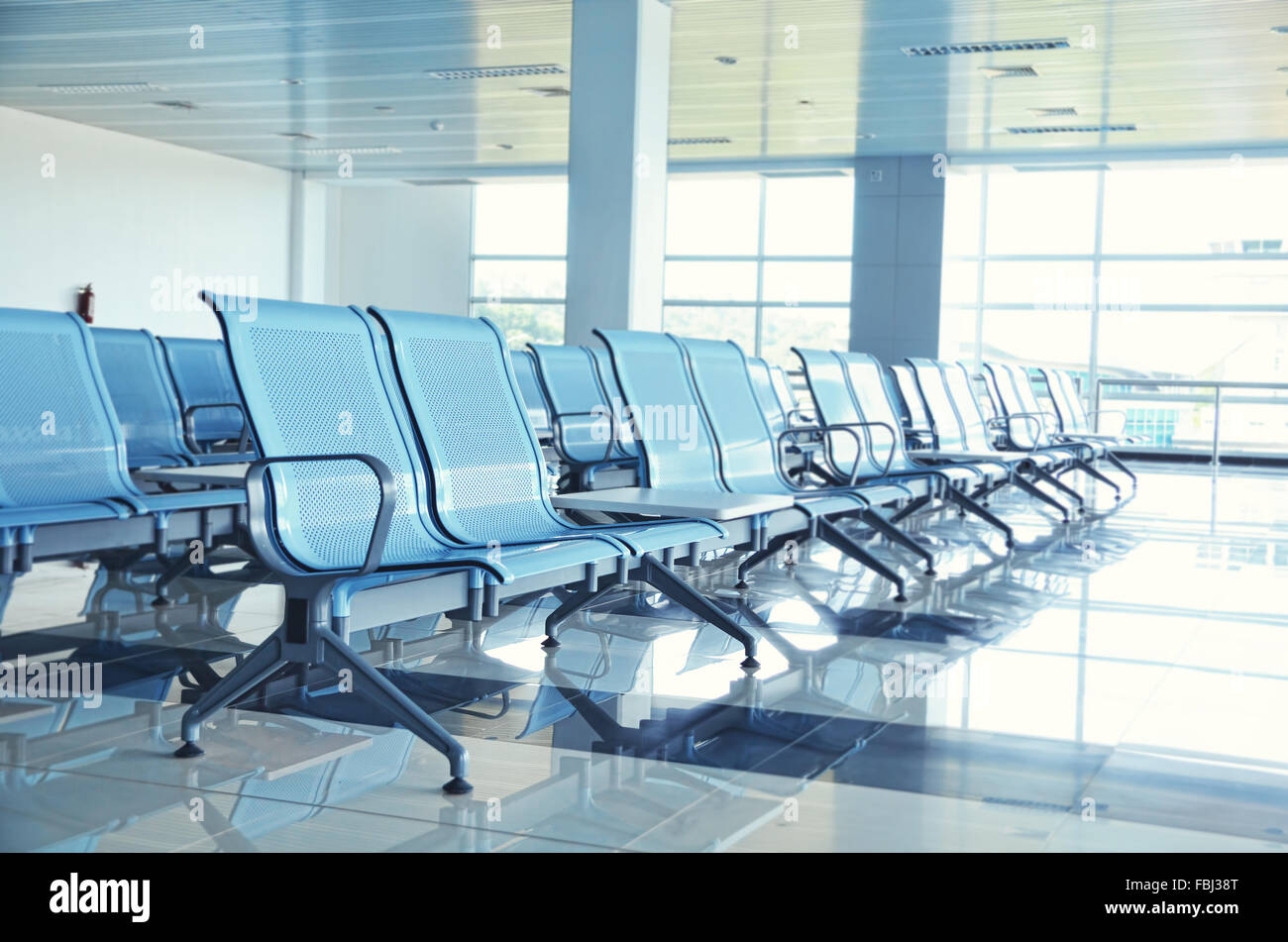 Airport waiting room window hi-res stock photography and images - Alamy
