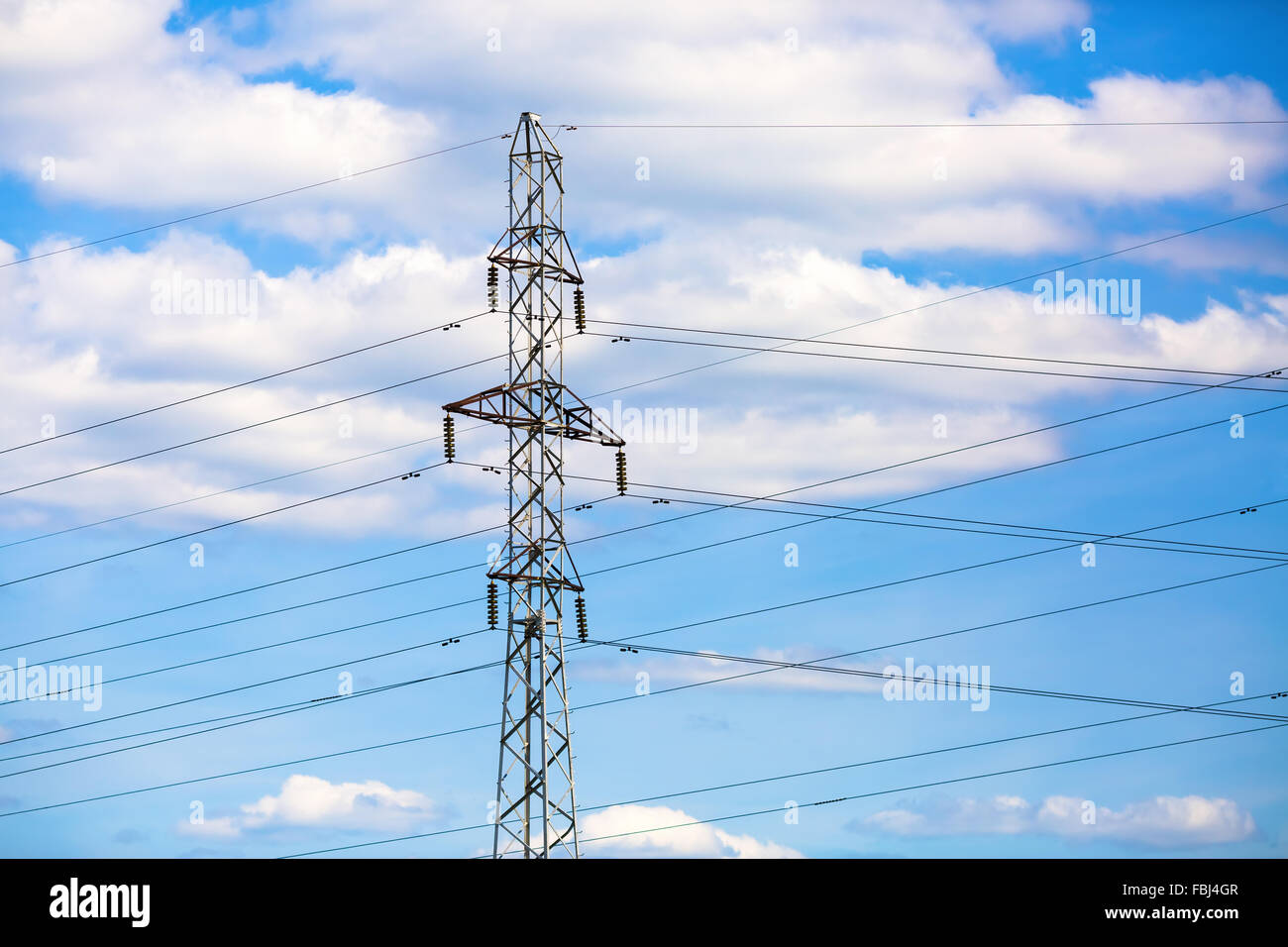 Metal framework electricity pylon hi-res stock photography and images ...
