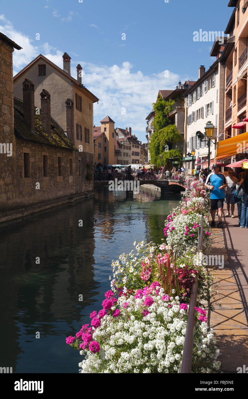 Old palace and canal annecy france hi-res stock photography and images ...