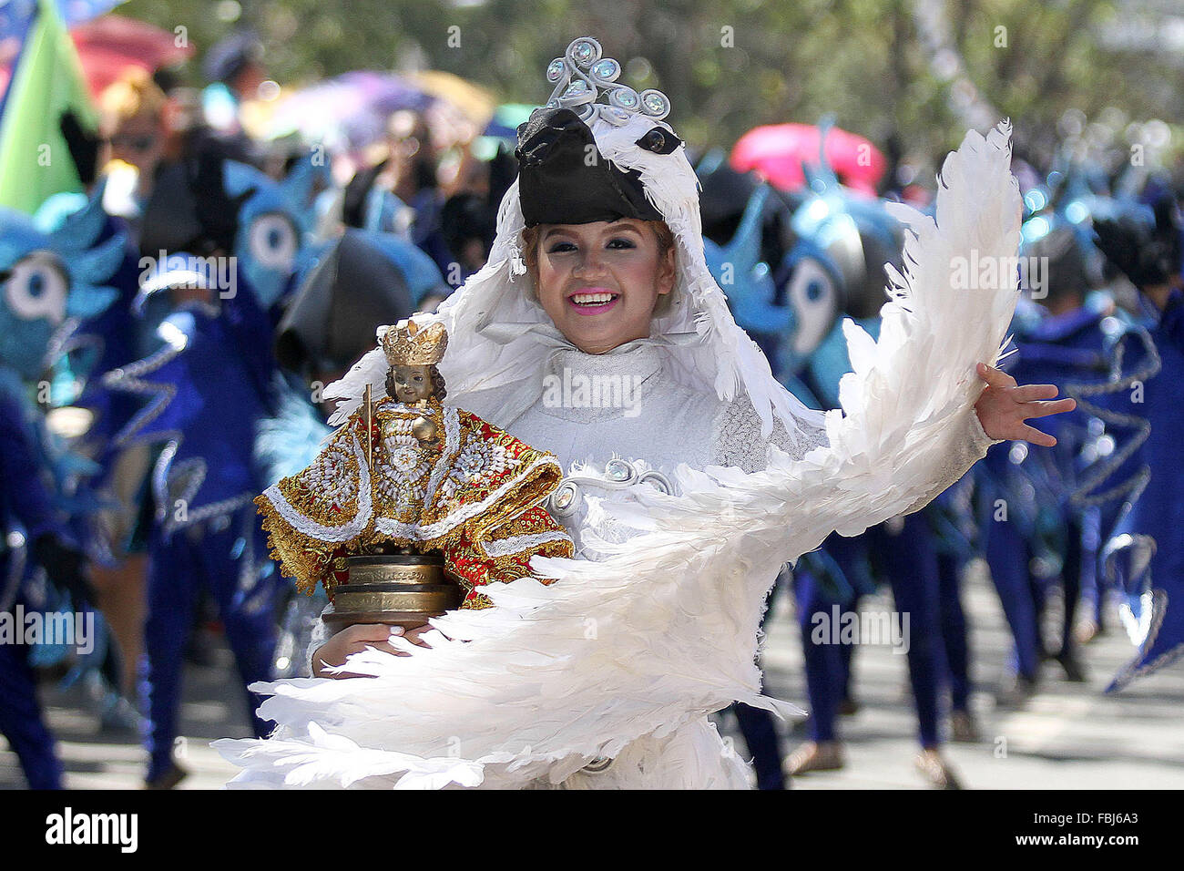 Cebu, Philippines. 17th Jan, 2016. A dancer wearing feathered costume ...