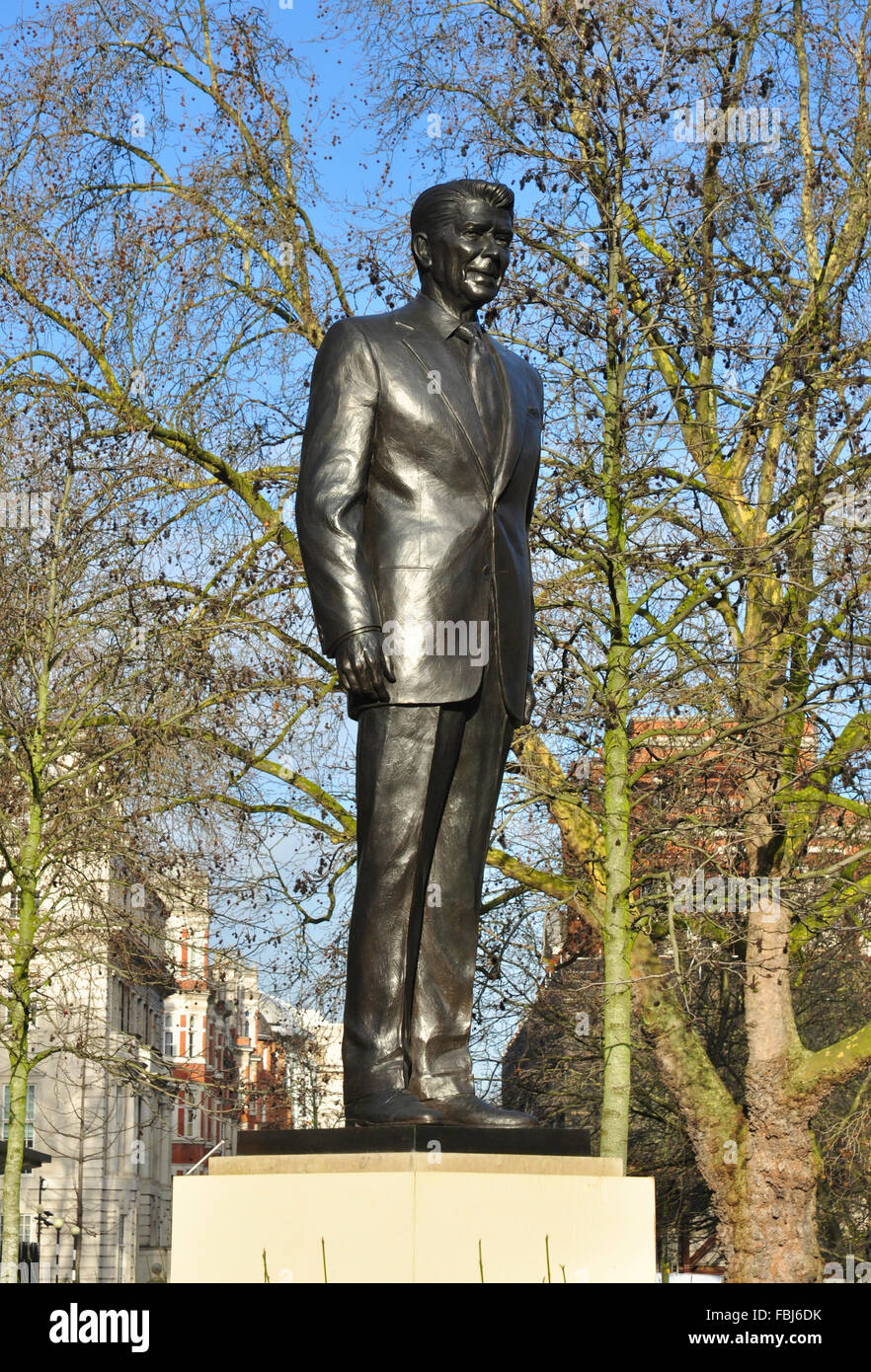 Statue of Ronald Reagan, Grosvenor Square, London, England, UK Stock ...