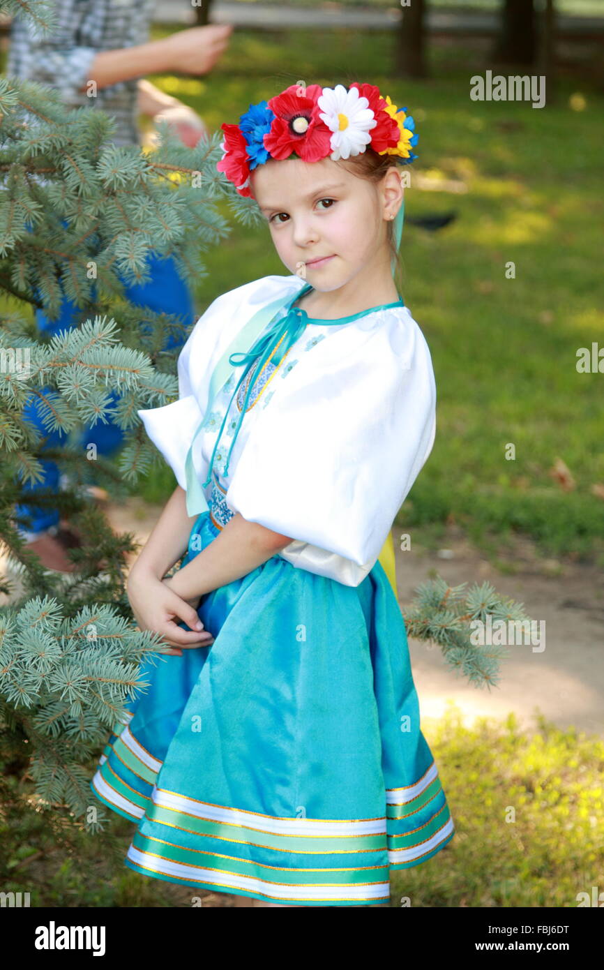 National costume of ukraine hi-res stock photography and images - Alamy