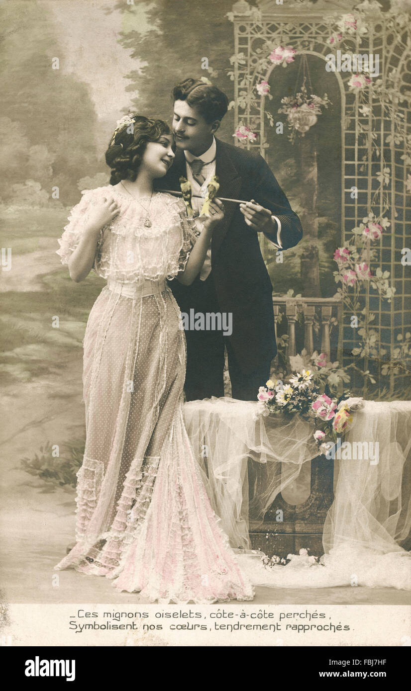 Postcard, historical, couple, in love, birds, romantic Stock Photo - Alamy