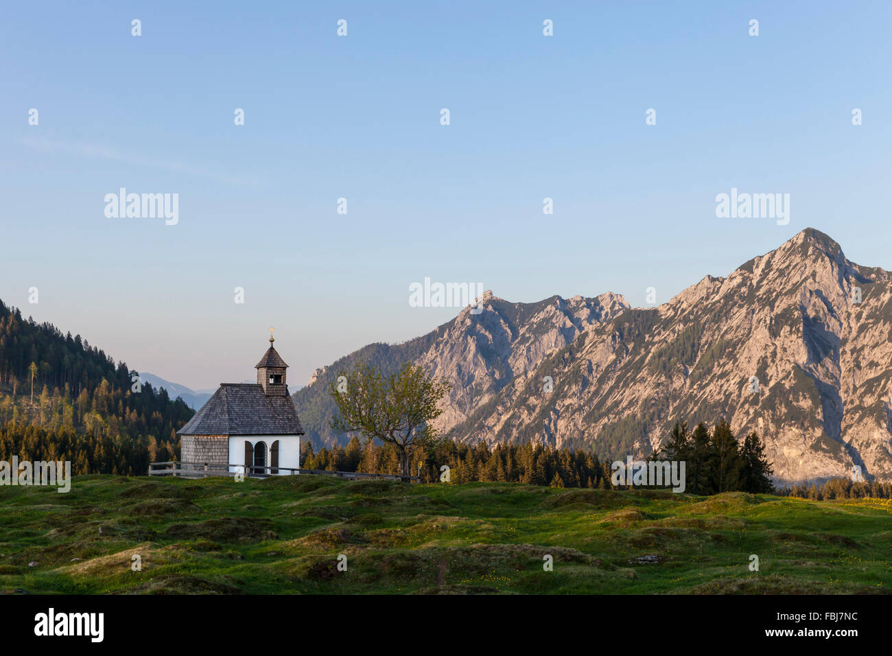 Postalm chapel and Rinnkogel, Postalm, Salzkammergut, Salzburg, Austria ...