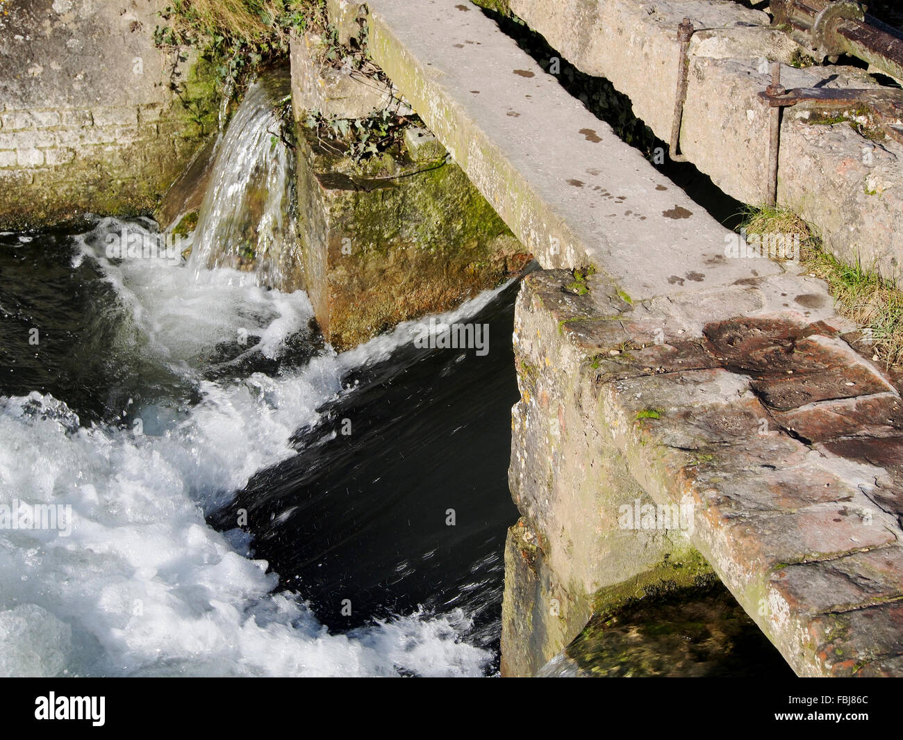 The old Compton lock, now a weir on the Itchen Navigation at Shawford ...