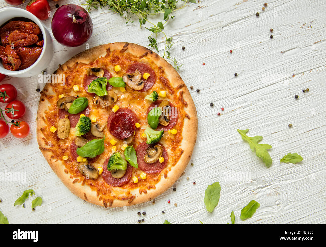 Pizza top view table hi-res stock photography and images - Alamy