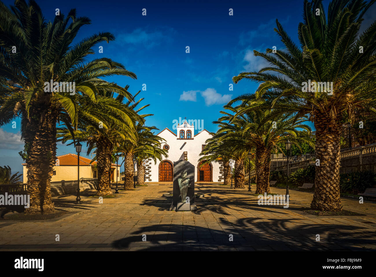 Spain, the Canaries, La Palma, Garafia, village, church, plaza ...