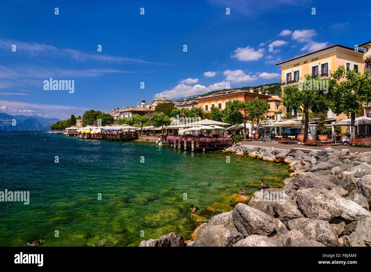 Italy, Veneto, Lake Garda, Torri del Benaco, townscape, lakeside ...